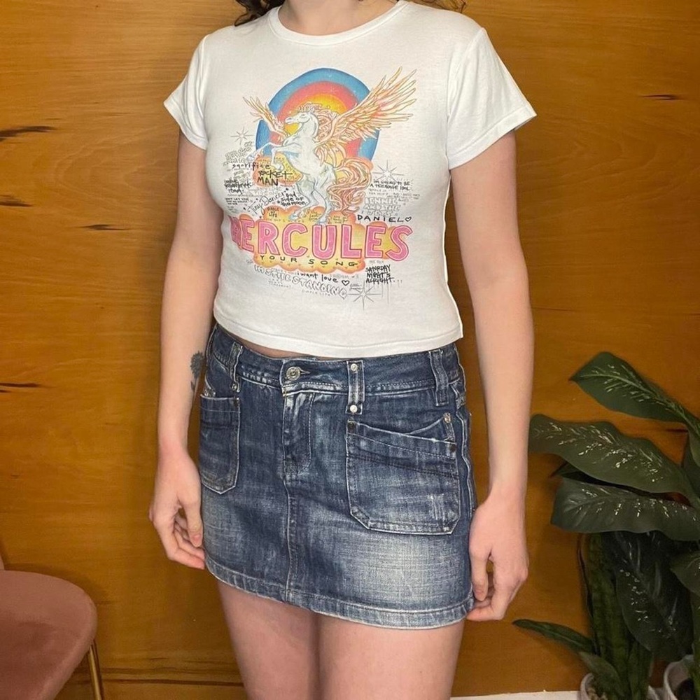 Ralisation Par X Elton John Hercules Baby Tee In White - Gem